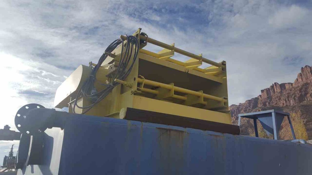 100 BBL / 4200 Gallon Mud Mixing System - Beeman Equipment Sales