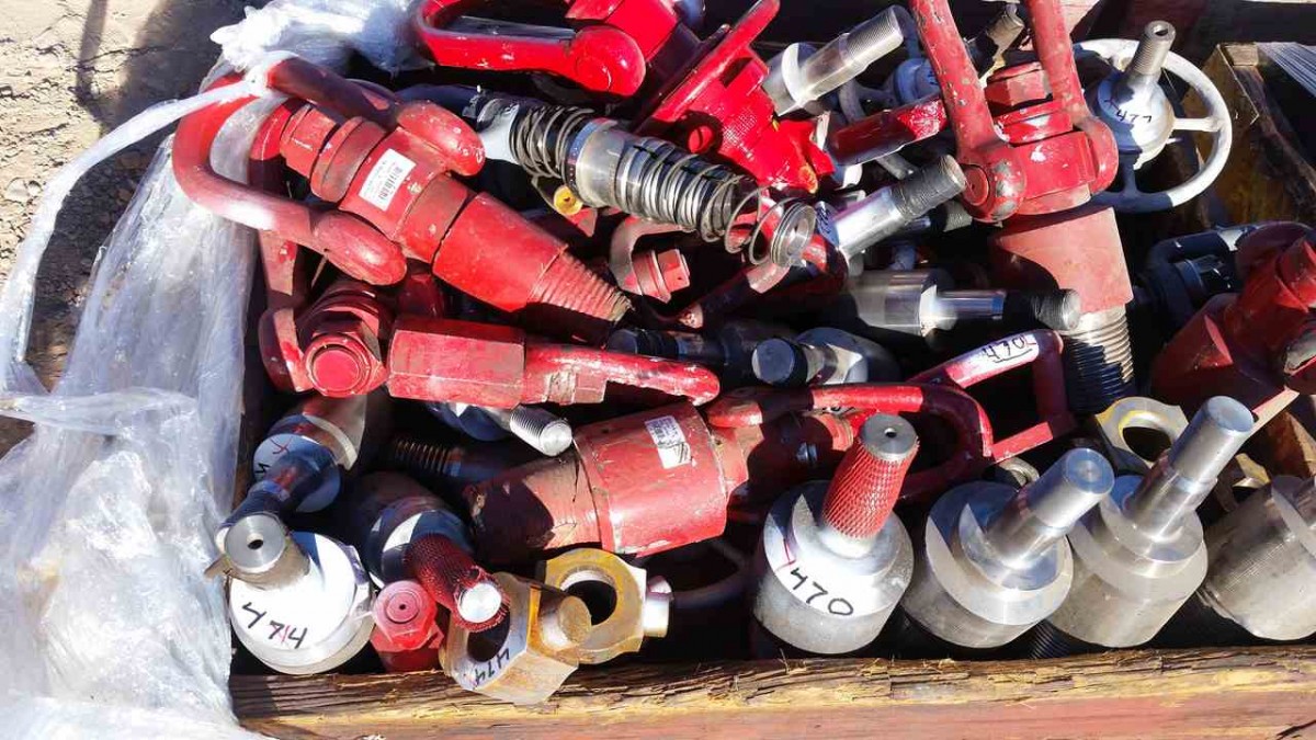 Hoisting Plugs - Beeman Equipment Sales