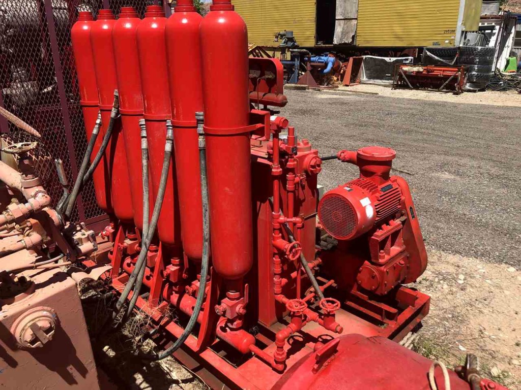 D/S Closing Unit / Accumulator - Beeman Equipment Sales