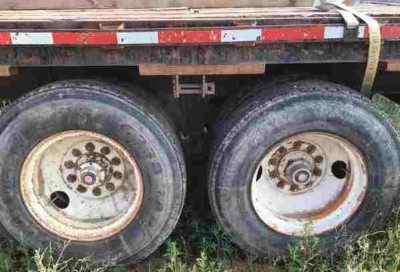 1982 Hobbs Flatbed Trailer - Beeman Equipment Sales