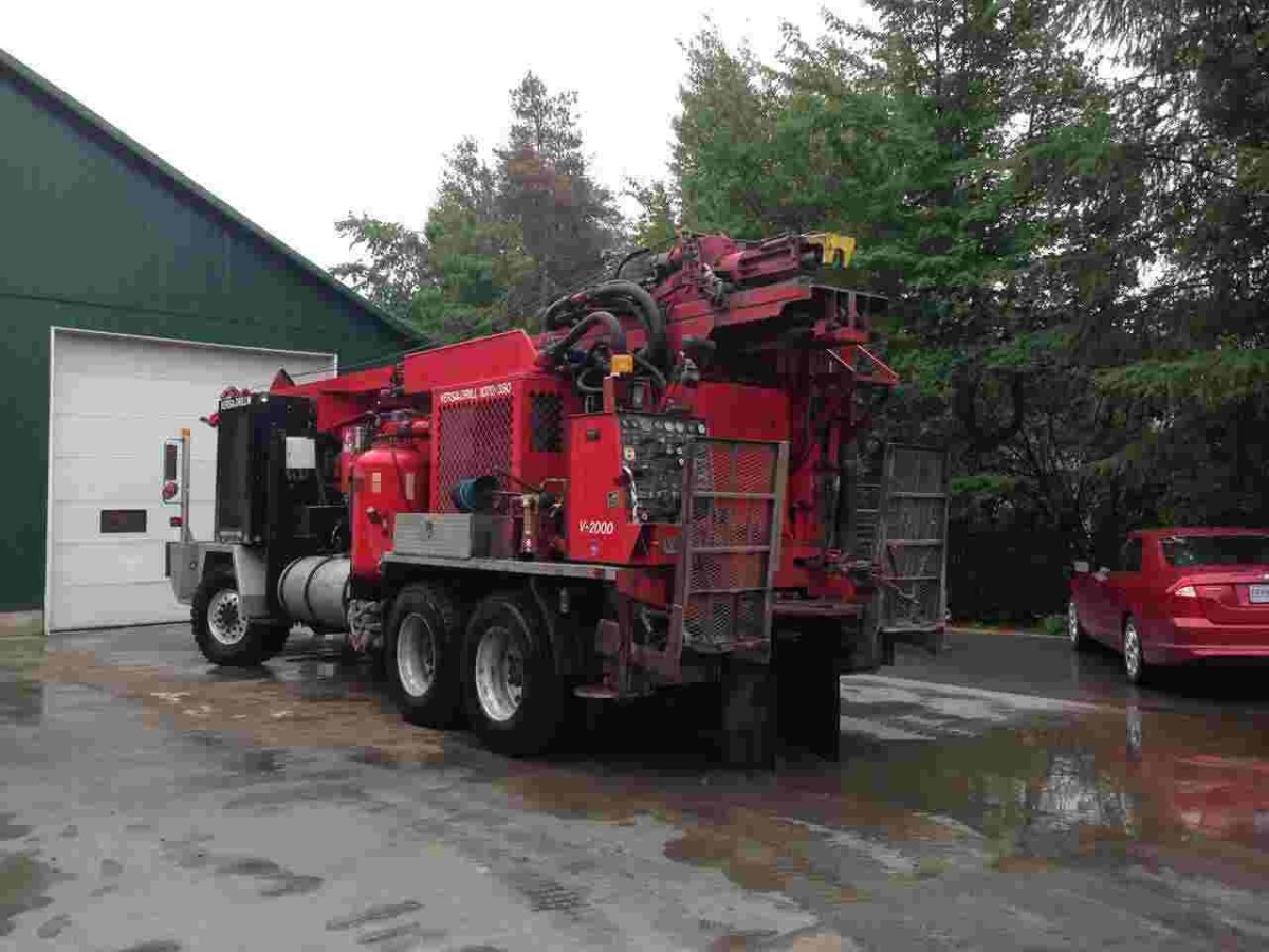 2004 V2000 Versa Drill Rig - Beeman Equipment Sales