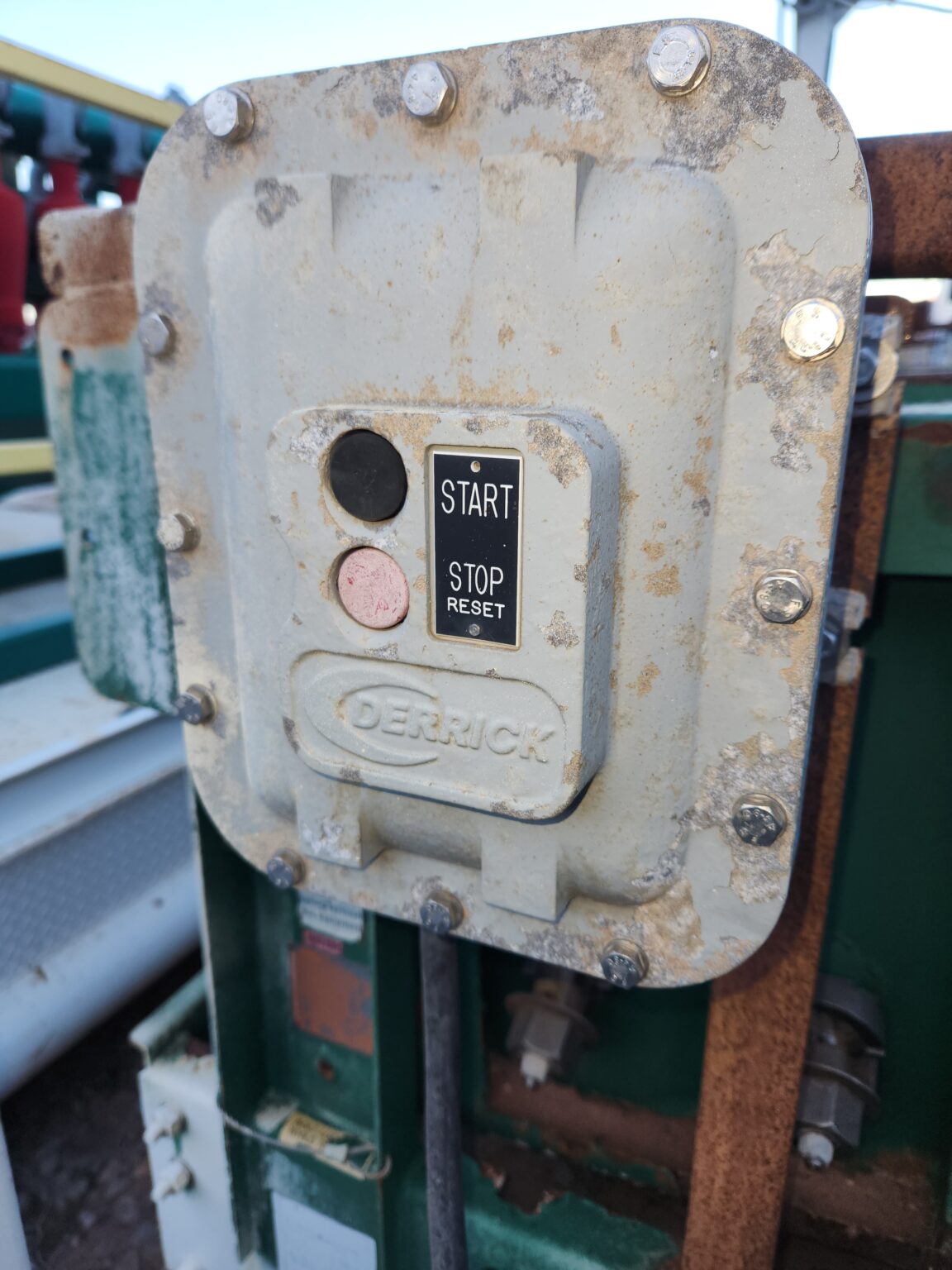 Derrick Shale Shaker - Beeman Equipment Sales