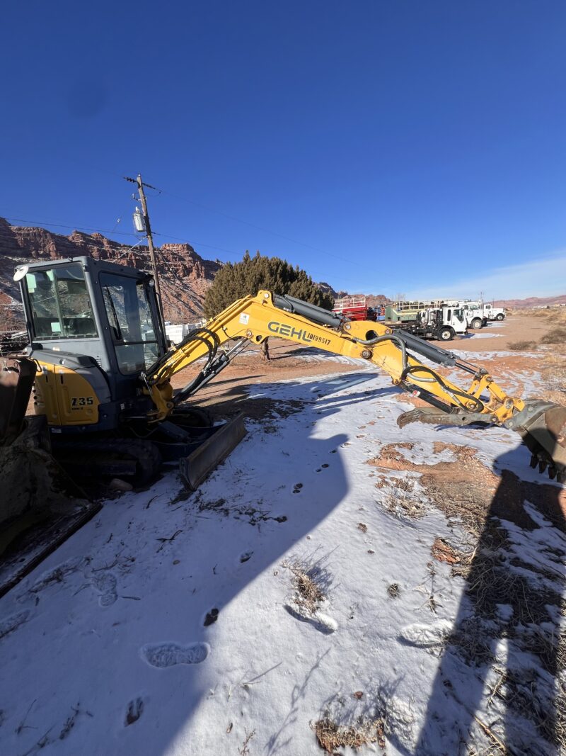 Gehl Mini Excavator Z35 - Beeman Equipment Sales