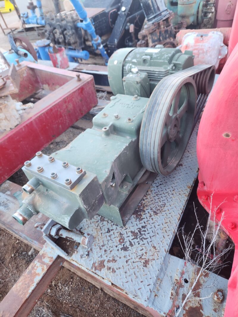 Union TD28 Triplex Pump - Beeman Equipment Sales